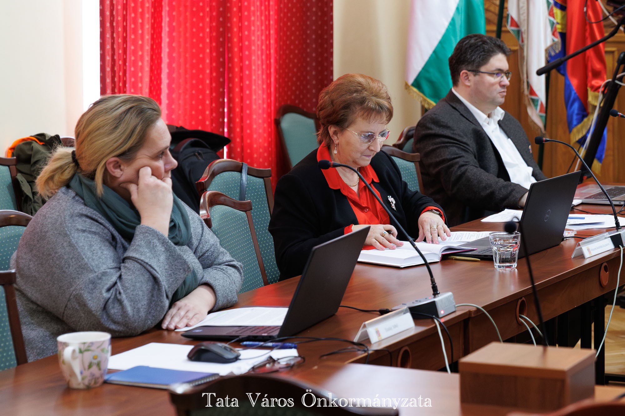 Megtartotta idei első ülését a képviselő-testület - Tata Város ...